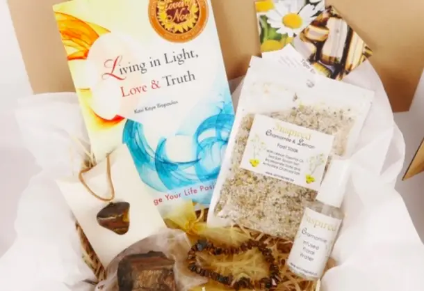 13+ BEST HOLISTIC SUBSCRIPTION BOXES TO IMPROVE YOUR LIFE ...